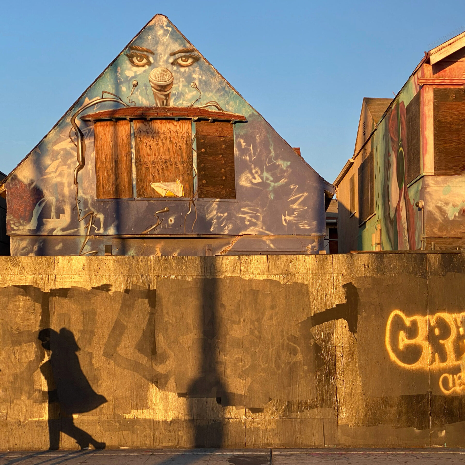 THE TALKING EYE: Alon Goldsmith and a Feature Film in Every Frame ...