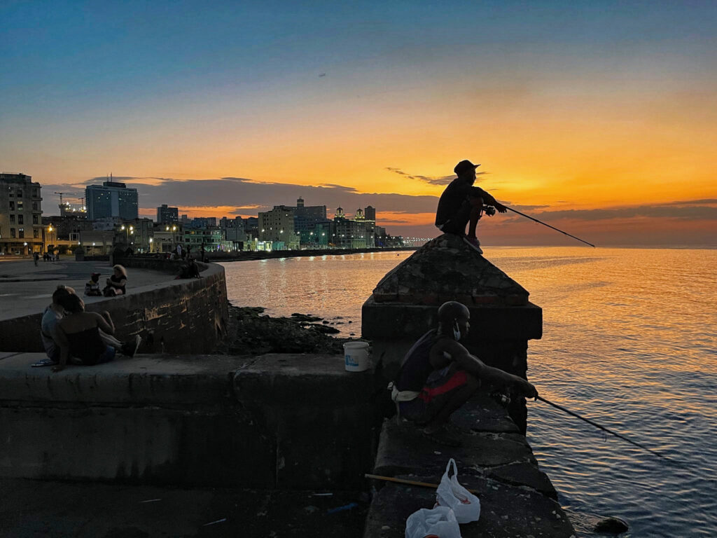 THE TALKING EYE: Adria Ellis - Documenting Street Culture in Havana ...